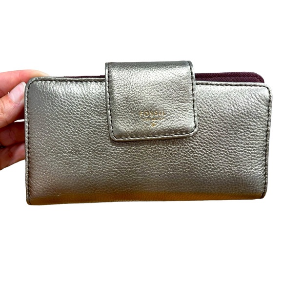 Fossil | Bags | Fossil Wallet Full Size Cow Hide Leather Silver ...